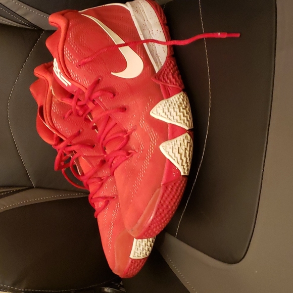 Nike | Shoes | Nike Kyrie 4 Gym Red | Poshmark